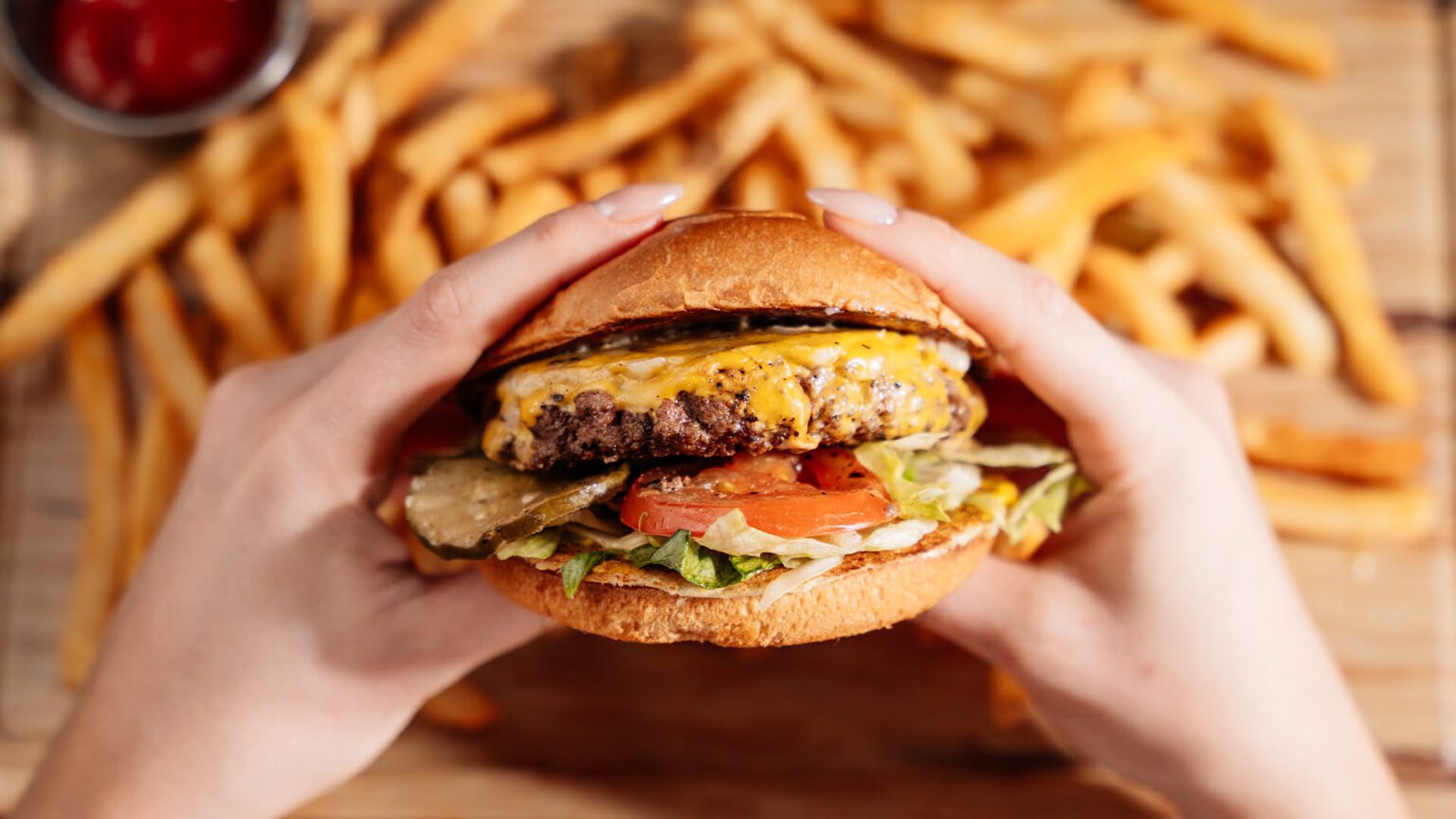 5 Advantages and Disadvantages of Buying a Franchise Restaurant - Twin ...